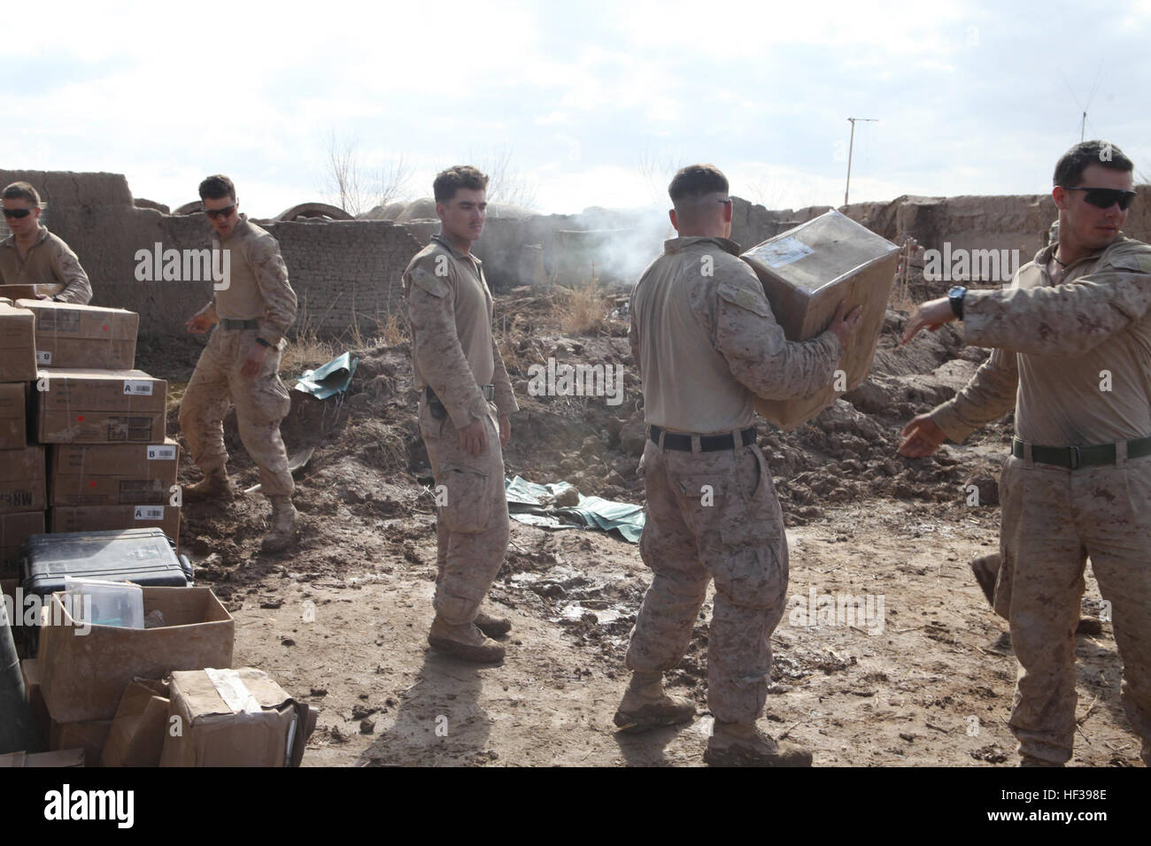 U.S. Marines with 1st Platoon, Company L, Battalion Landing Team 3/8 ...