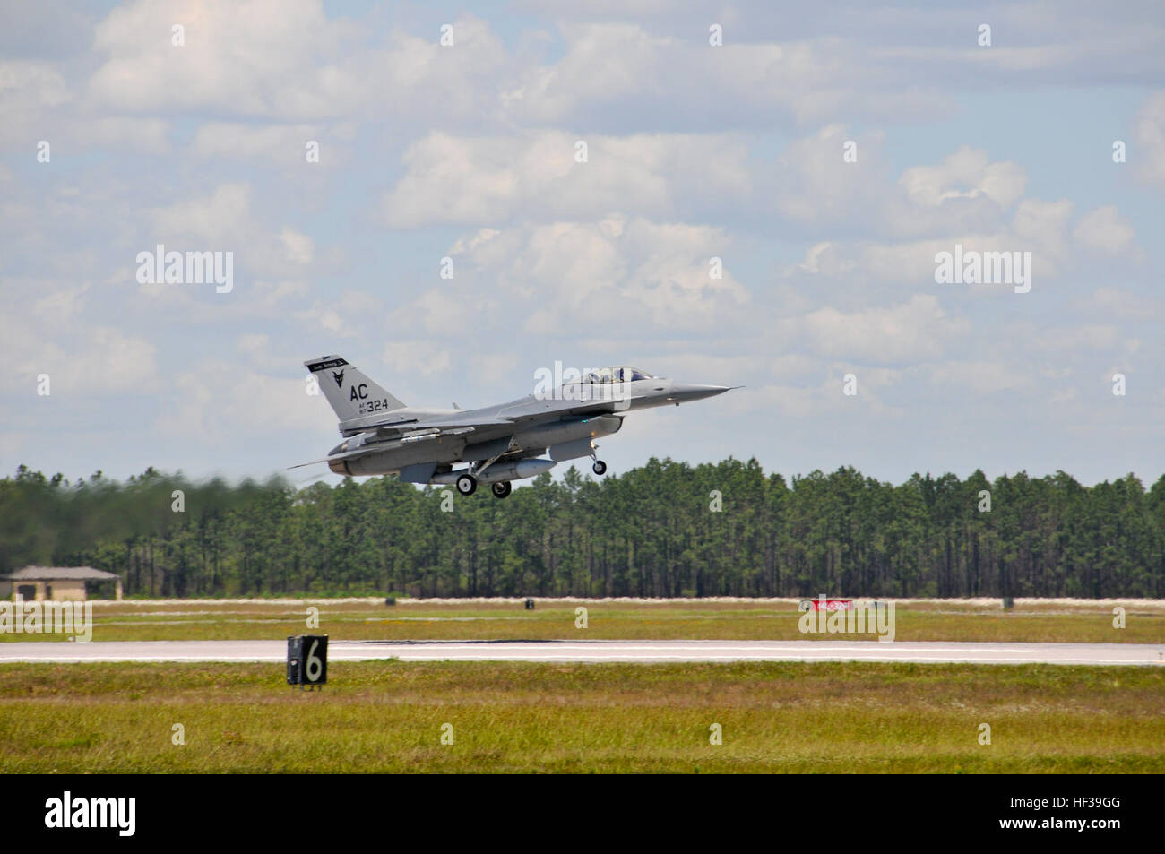 An F-16 Fighting Falcon from the 177th Fighter Wing of the New Jersey ...