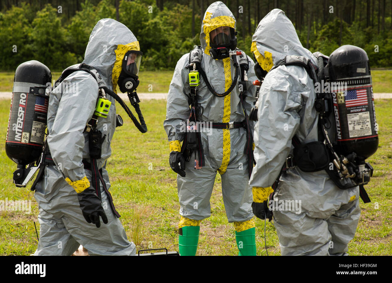 Explosive ordnance disposal technicians with 2nd EOD Company, 8th ...