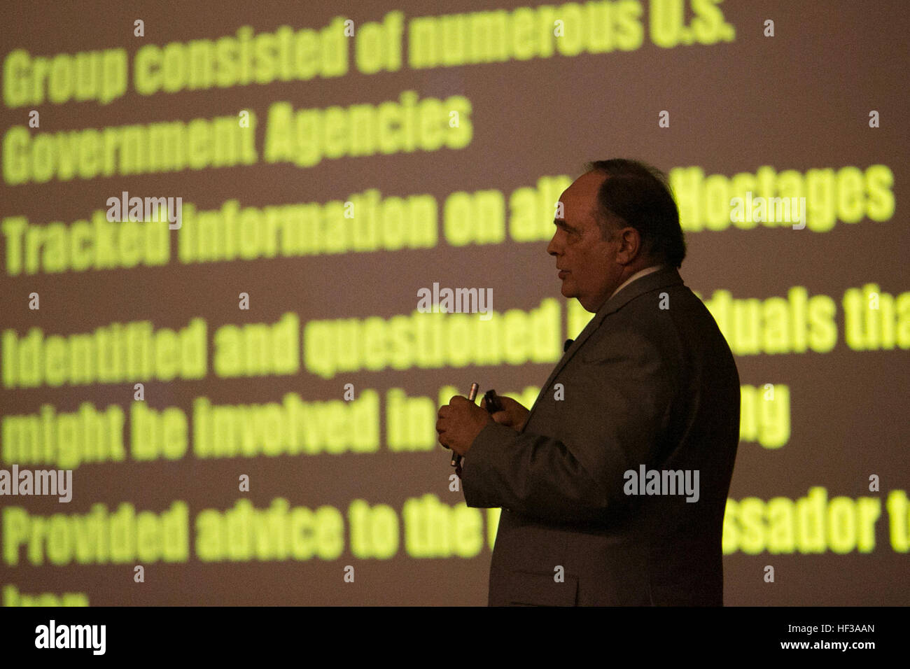 Roy Hallums tells his experience as a hostage in Iraq to students of ...