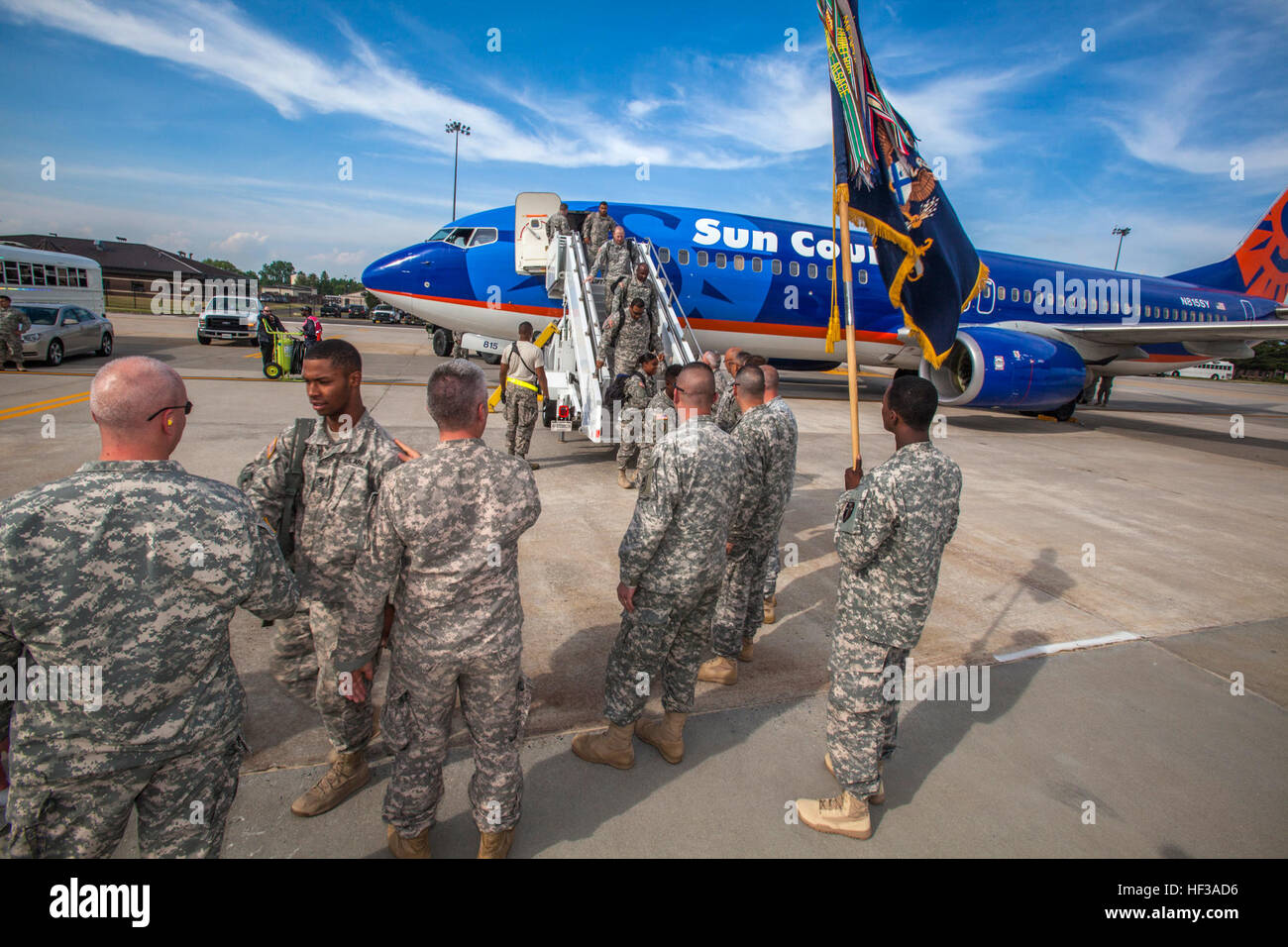 Soldiers with the 1-114th Infantry, New Jersey Army National Guard, are ...
