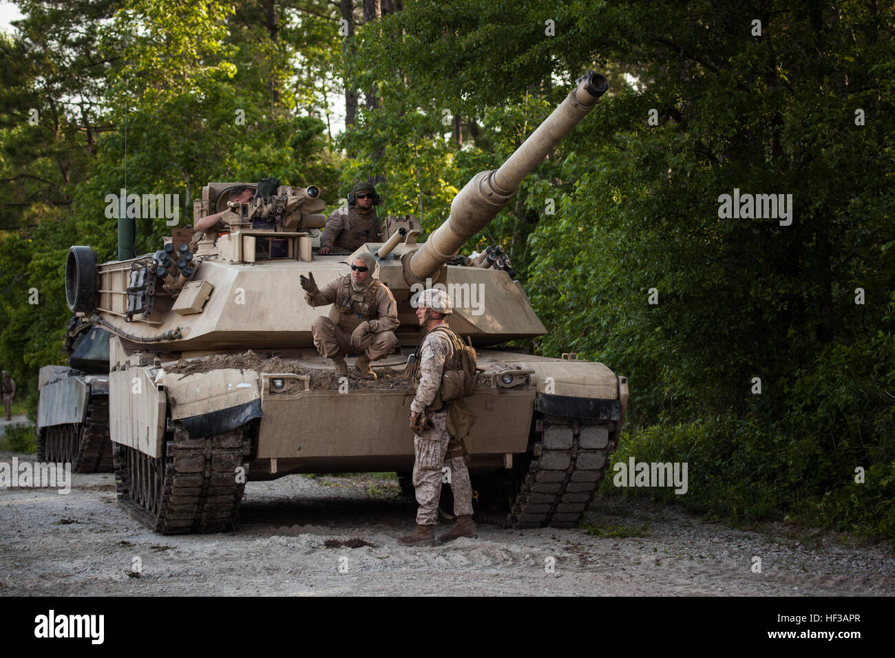 U.S. Marines with 2D Tanks Battalion (2D Tanks Bn) in support of 2D ...