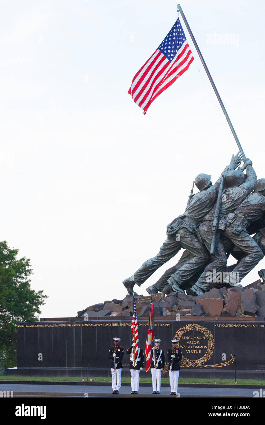 Service members parade colors hi-res stock photography and images - Alamy