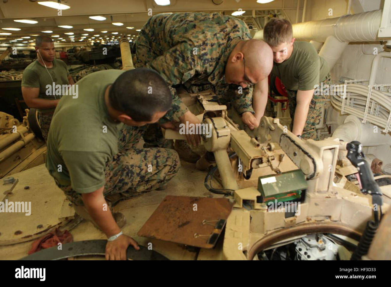 Marines from Tank Platoon, Alpha Company, Battalion Landing Team 1/1 ...