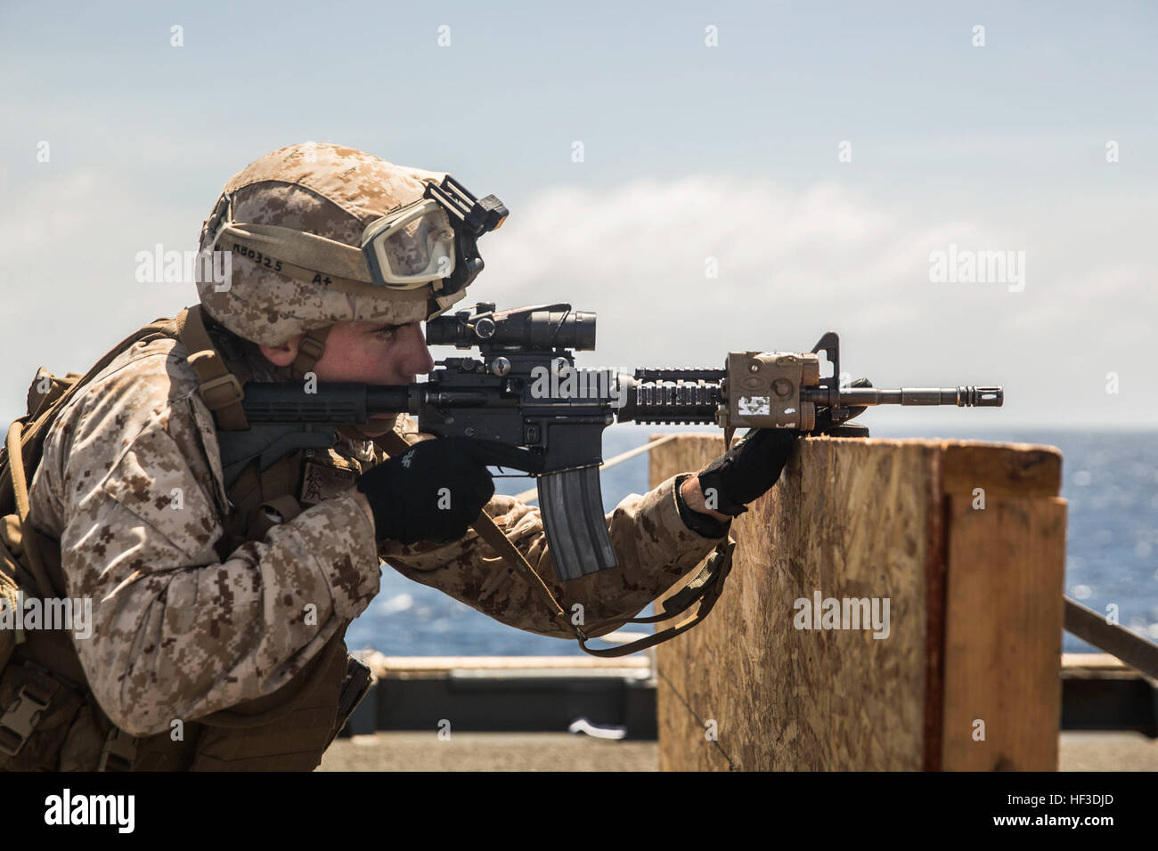 U S Marine Aims M4 Carbine High Resolution Stock Photography and Images - Alamy
