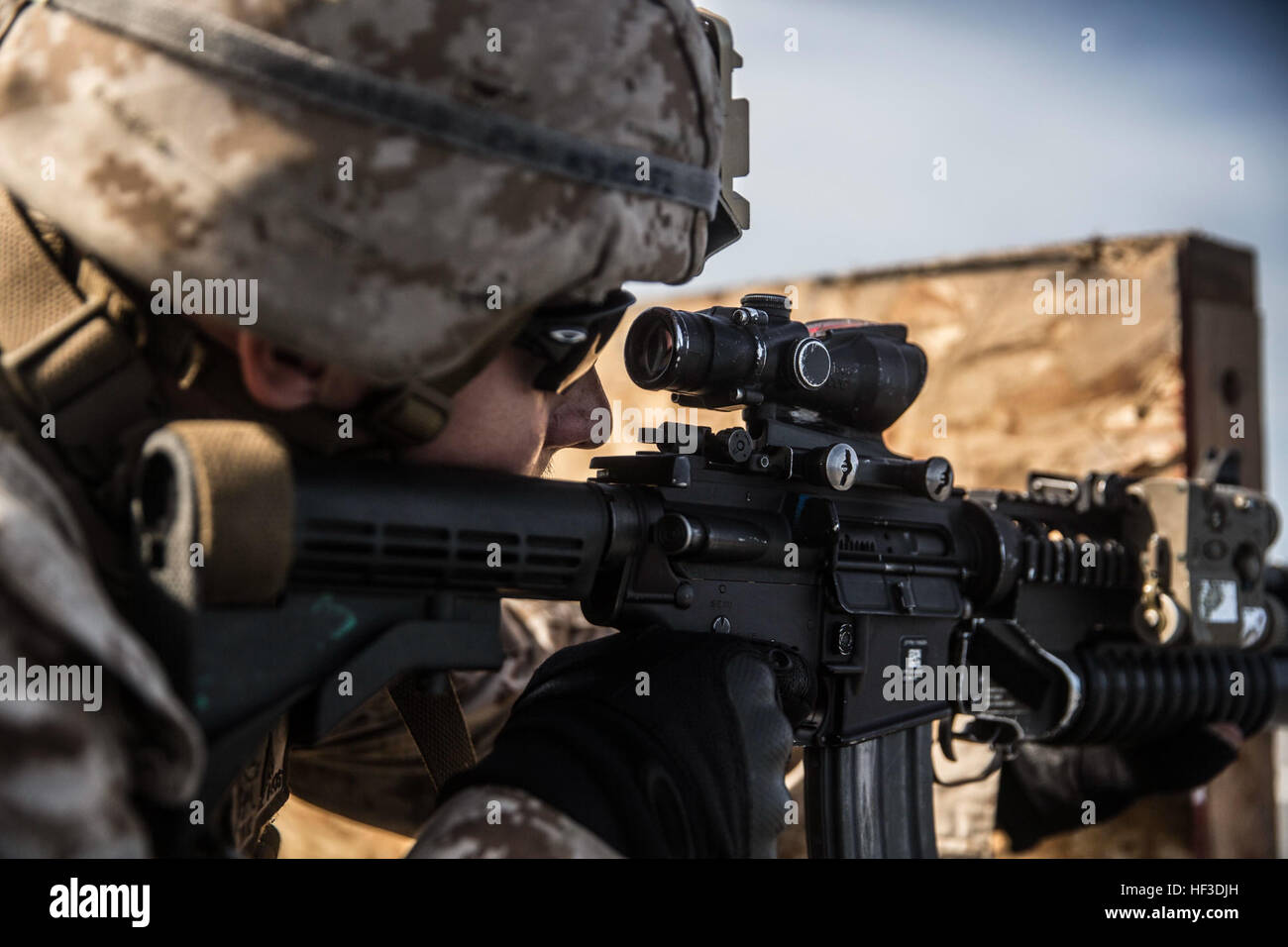 Short range marksmanship qualification course hi-res stock photography ...
