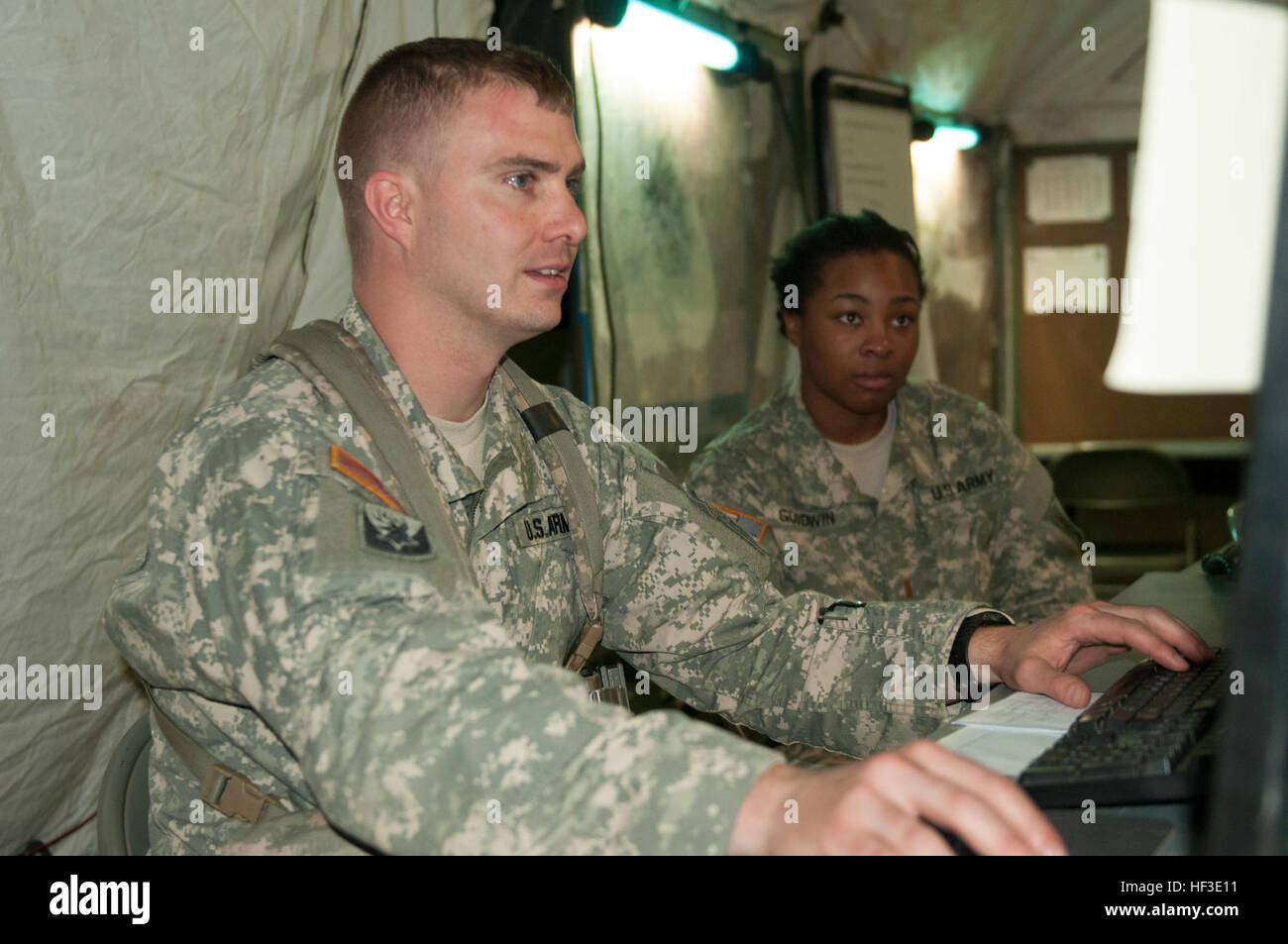 Army intelligence personnel from 86th IBCT (Mountain) analyze data ...