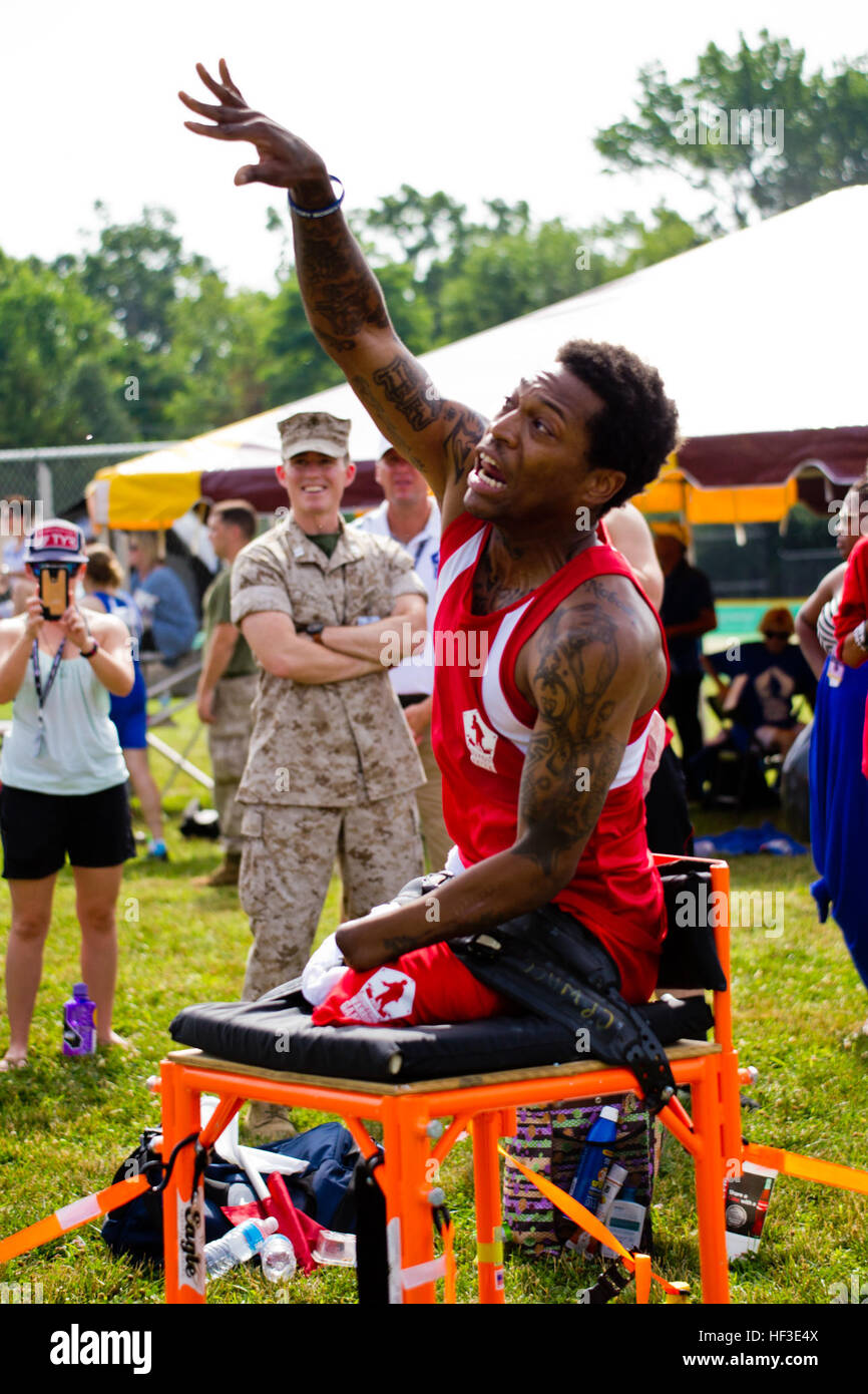 Team Marine Corps veteran Anthony McDaniel braves the 110 degree heat ...