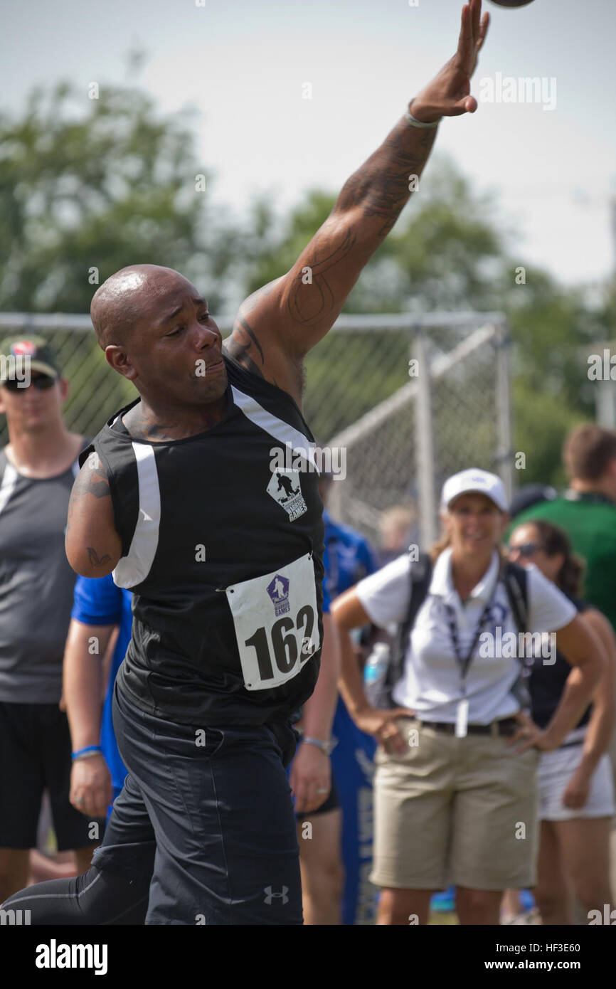 Team Army Sgt. 1st Class Michael Smith, of Dallas, braves the 110 ...