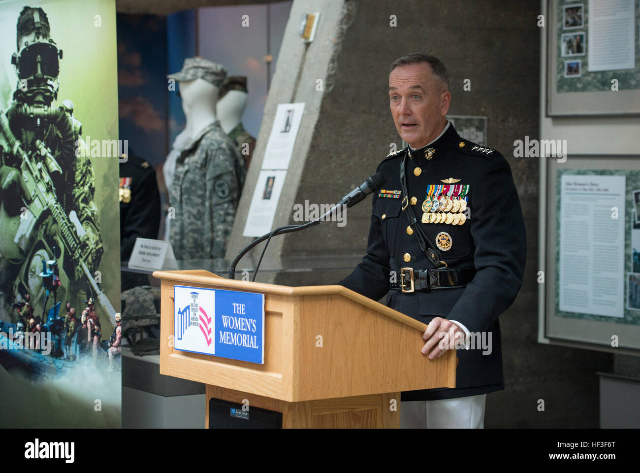 Marine Corps Commandant Gen. Joseph Dunford introduces Secretary of ...