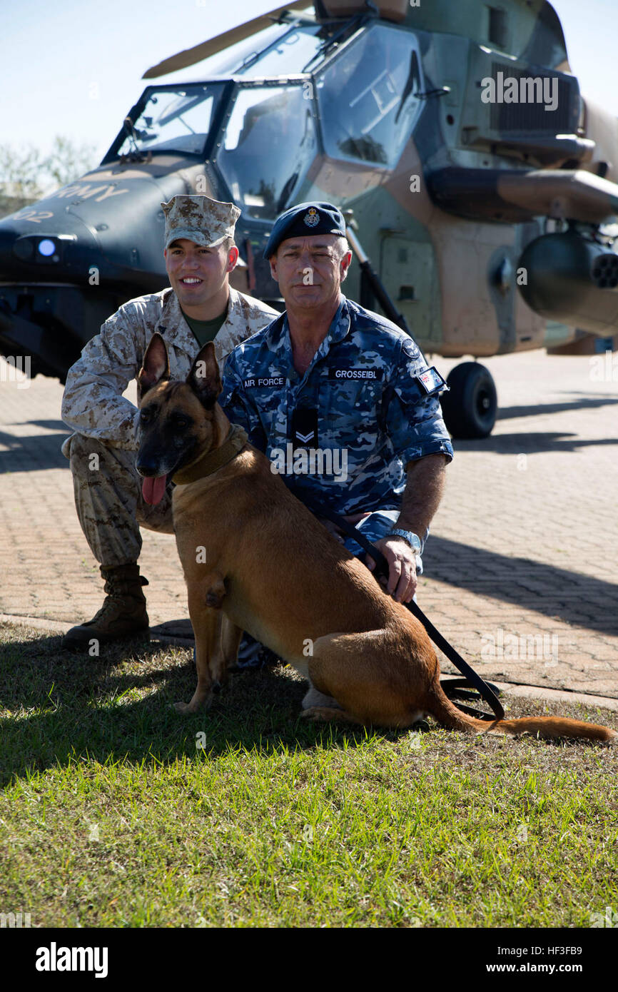 Australian defence force military personnel hi-res stock photography ...