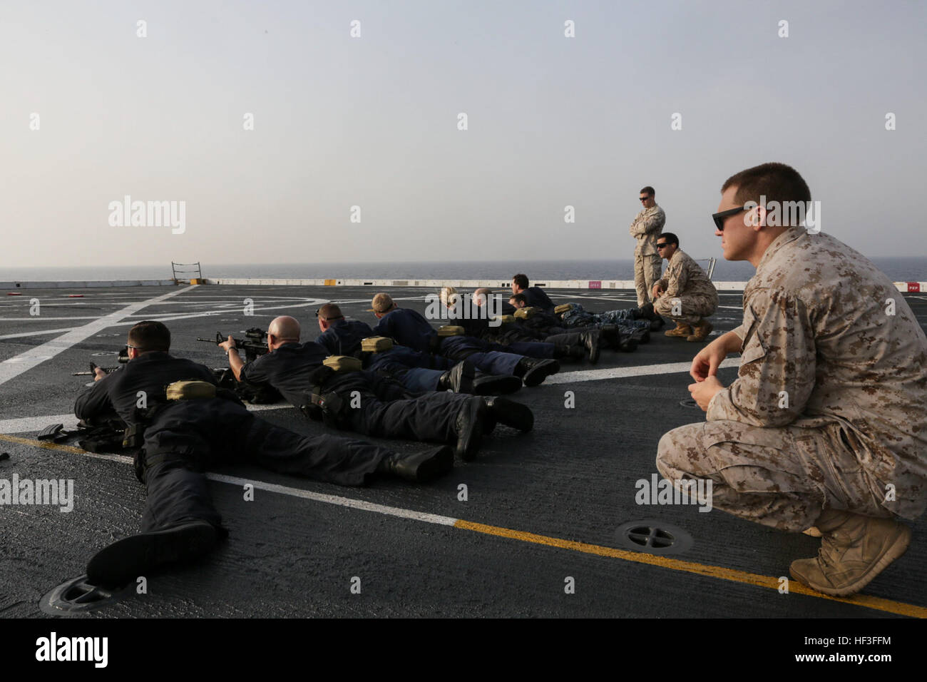Lapd swat team hi-res stock photography and images - Alamy