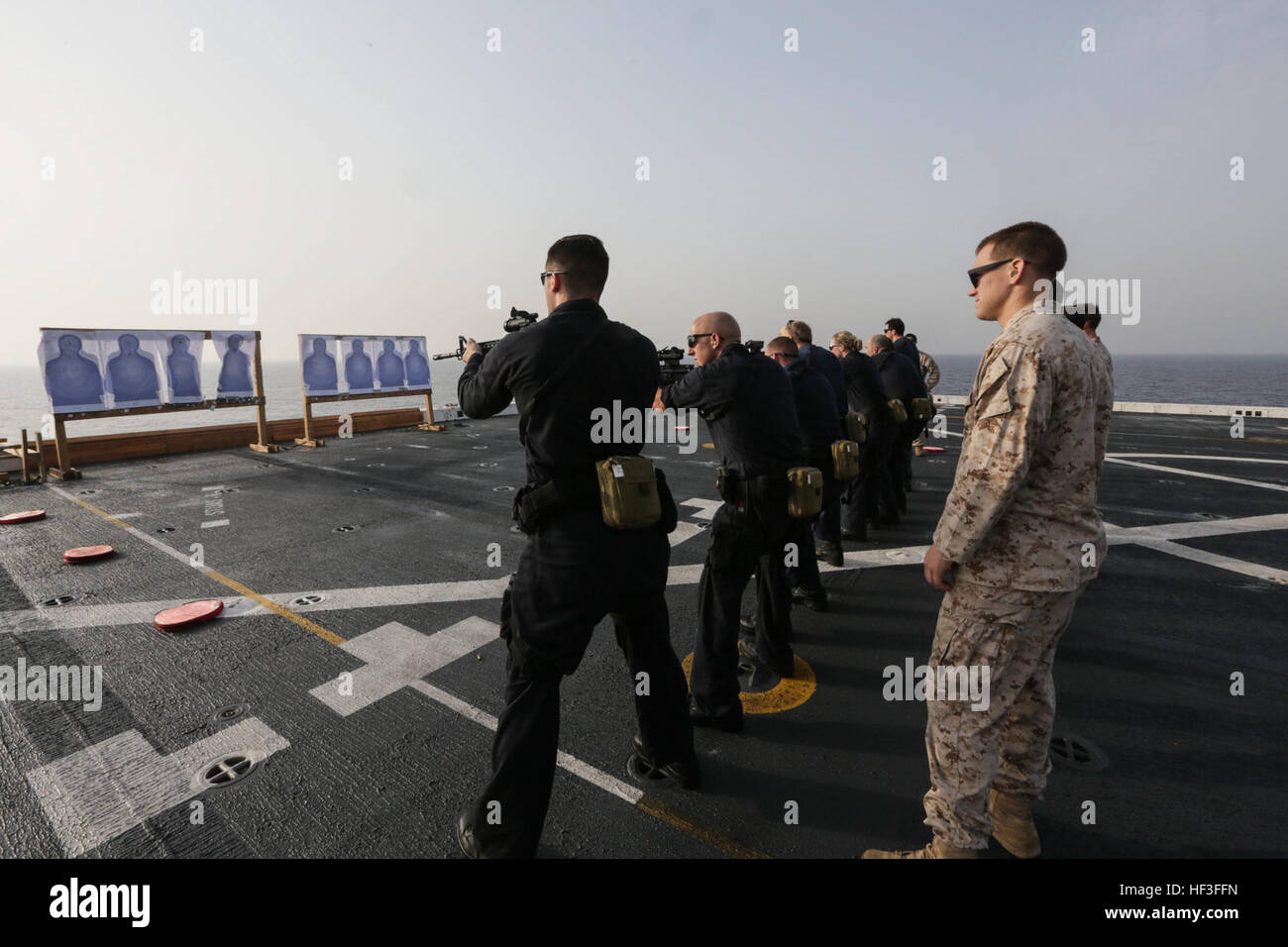Lapd swat team hi-res stock photography and images - Alamy
