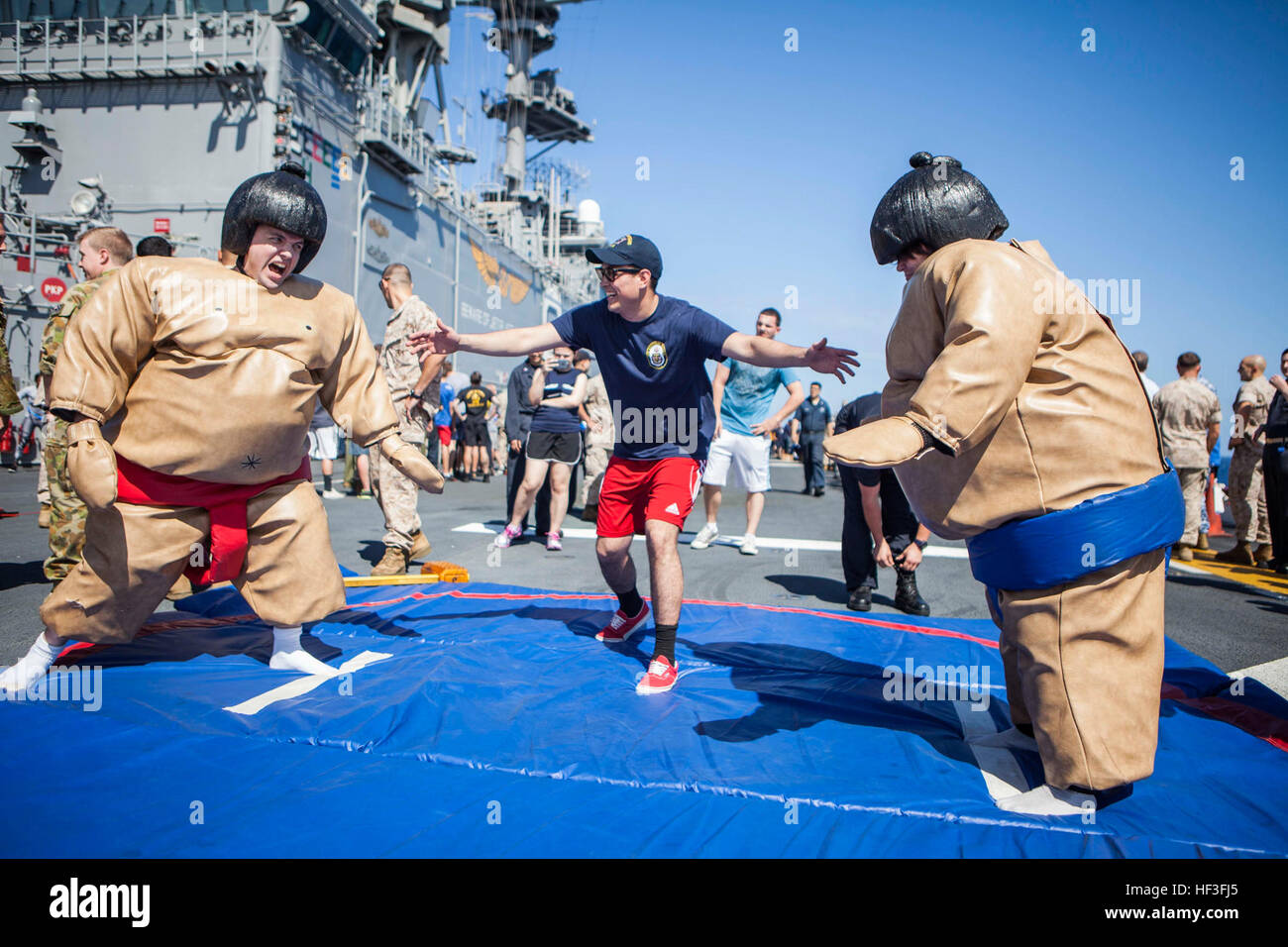 Sumo wrestling suit hi-res stock photography and images - Alamy
