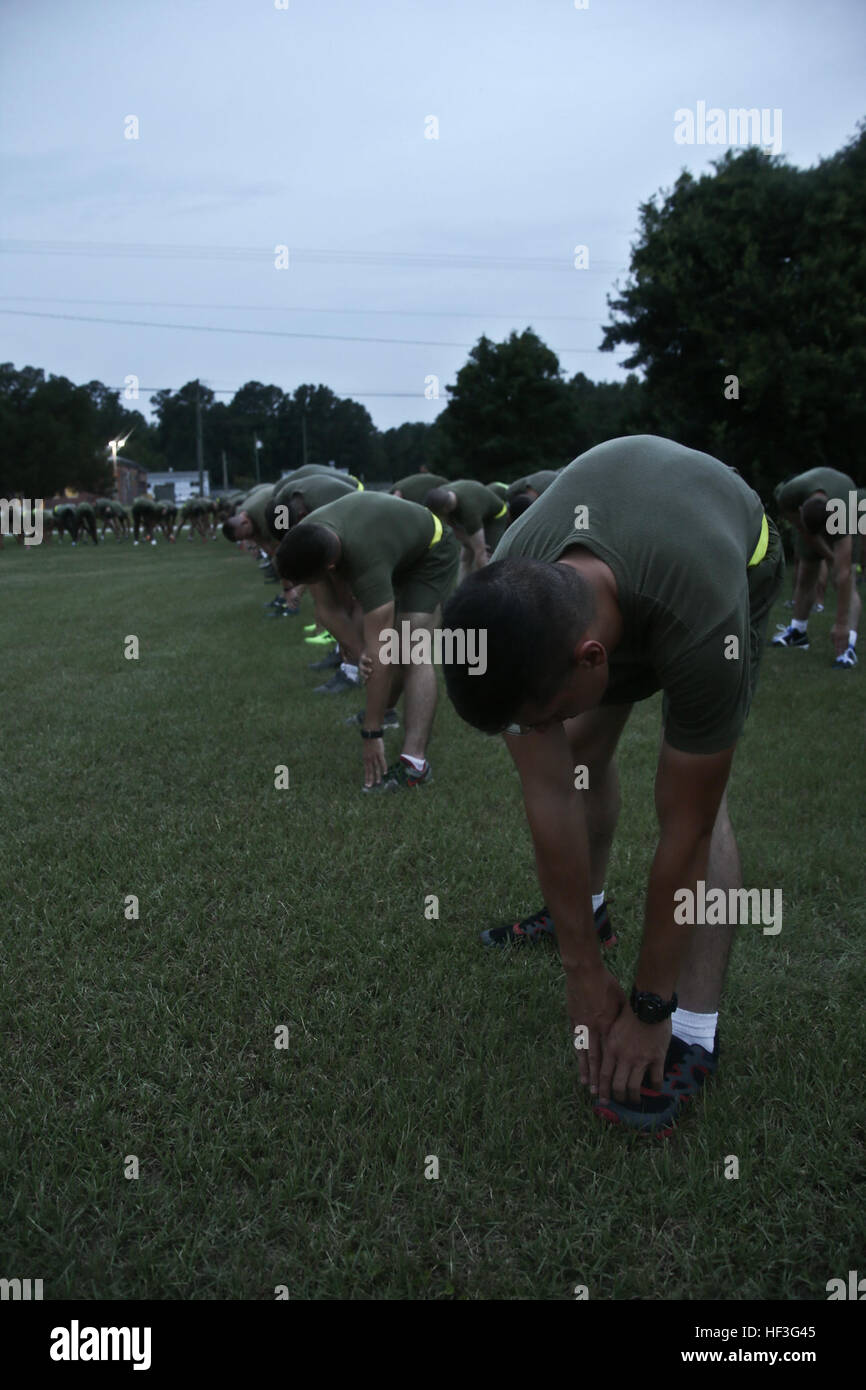 U.S. Marines with Headquarters and Headquarters Squadron perform ...