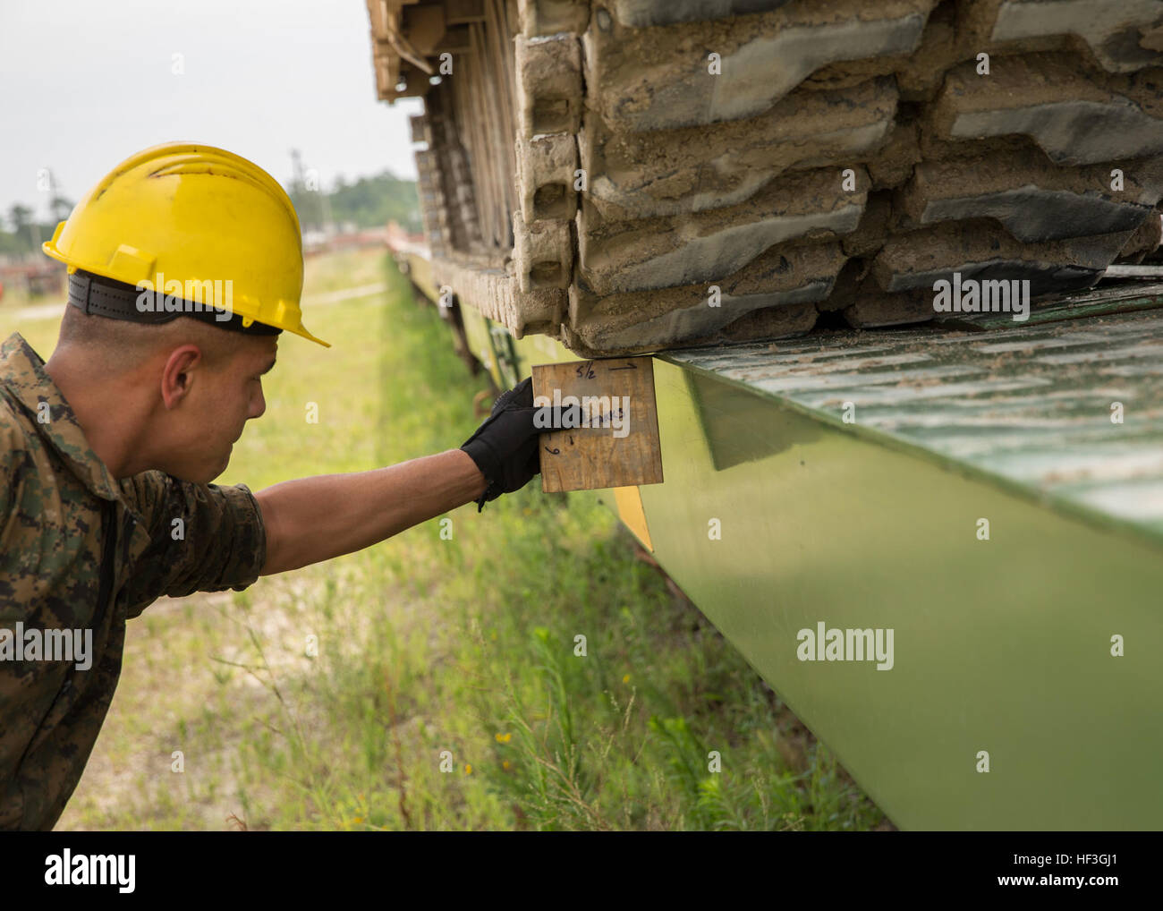 Tank transported track war hi-res stock photography and images - Alamy