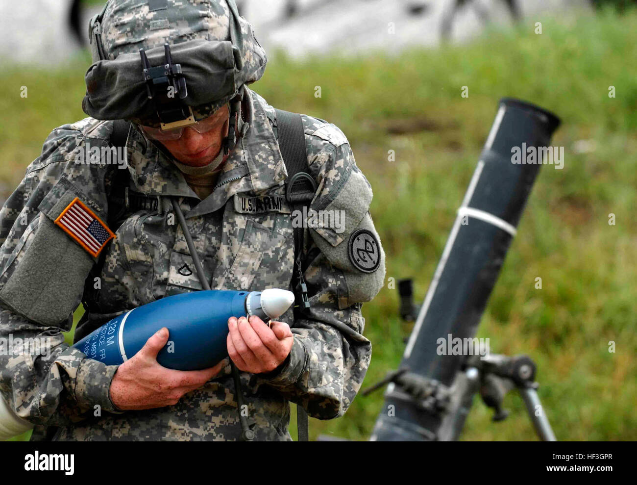A New York Army National Guard indirect-fire infantrymen with the 2nd ...