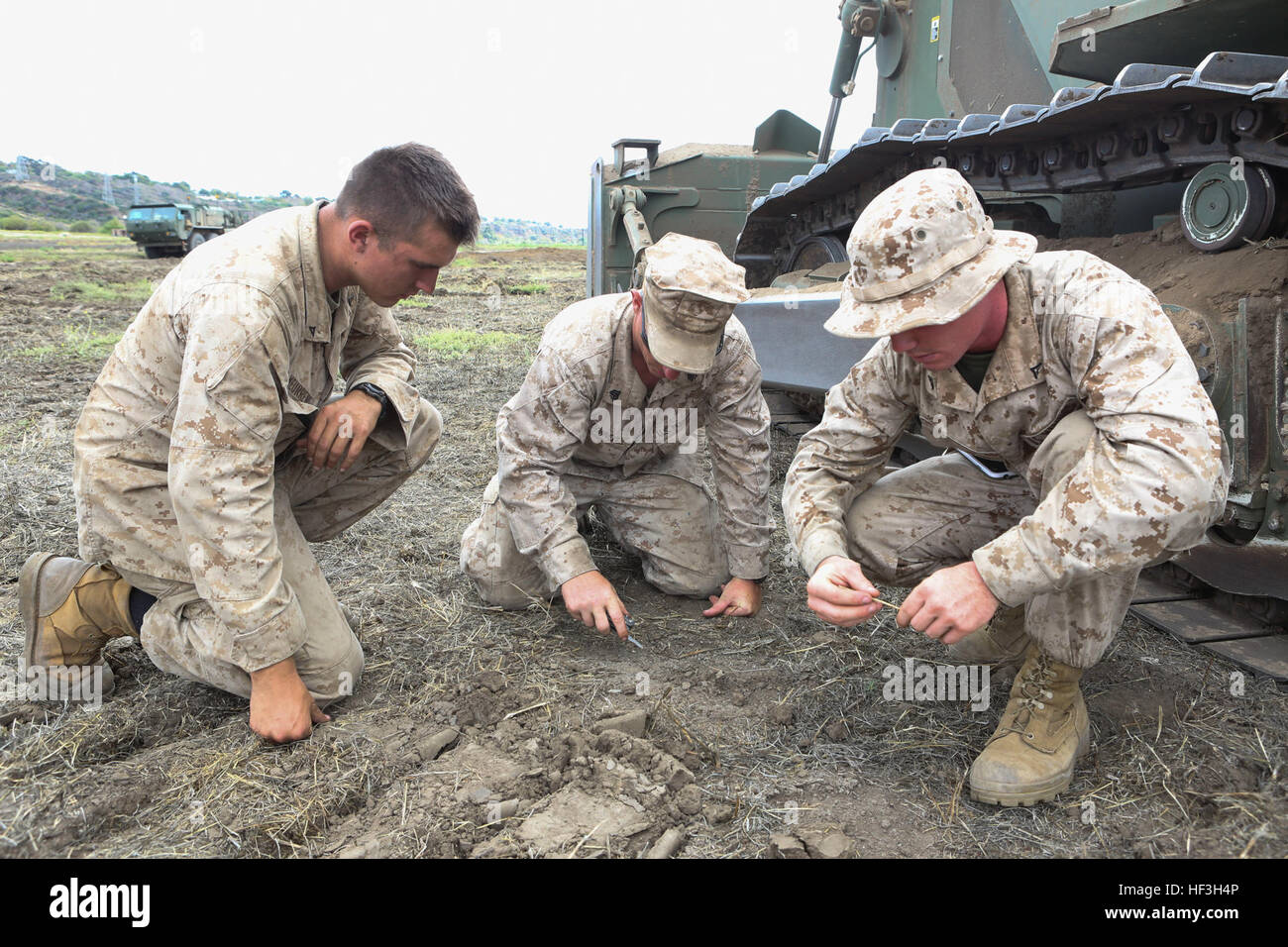 Marines from 4th Combat Engineer Battalion, 4th Marine Division ...