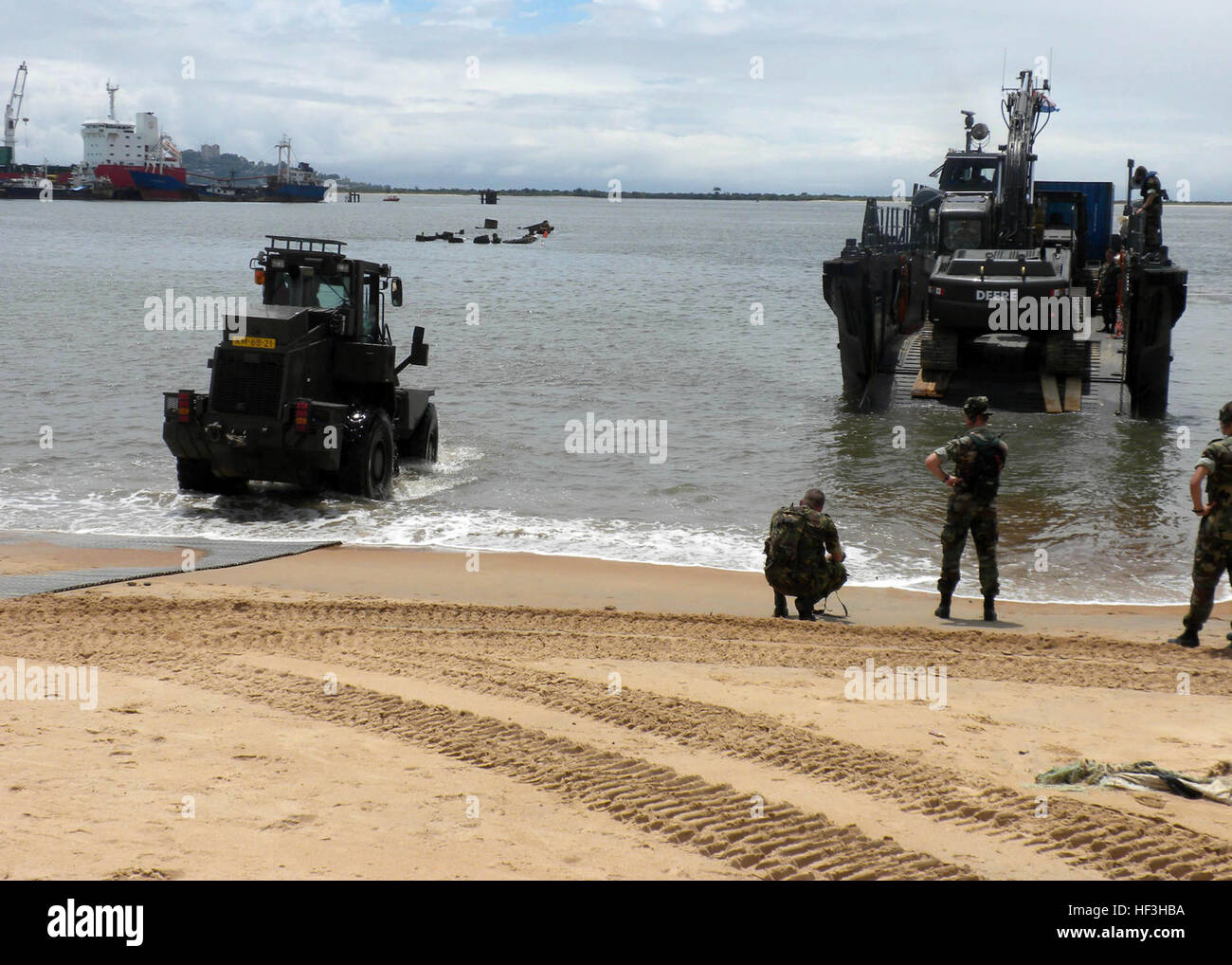 091017-M-8332M-036 MONROVIA, Liberia (Oct. 17, 2009) Seabees and ...