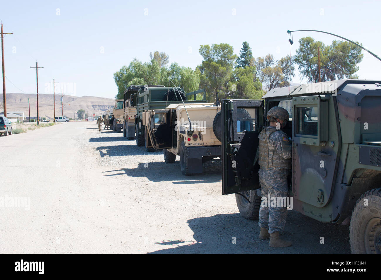 California Army National Guard Soldiers from Headquarters and ...