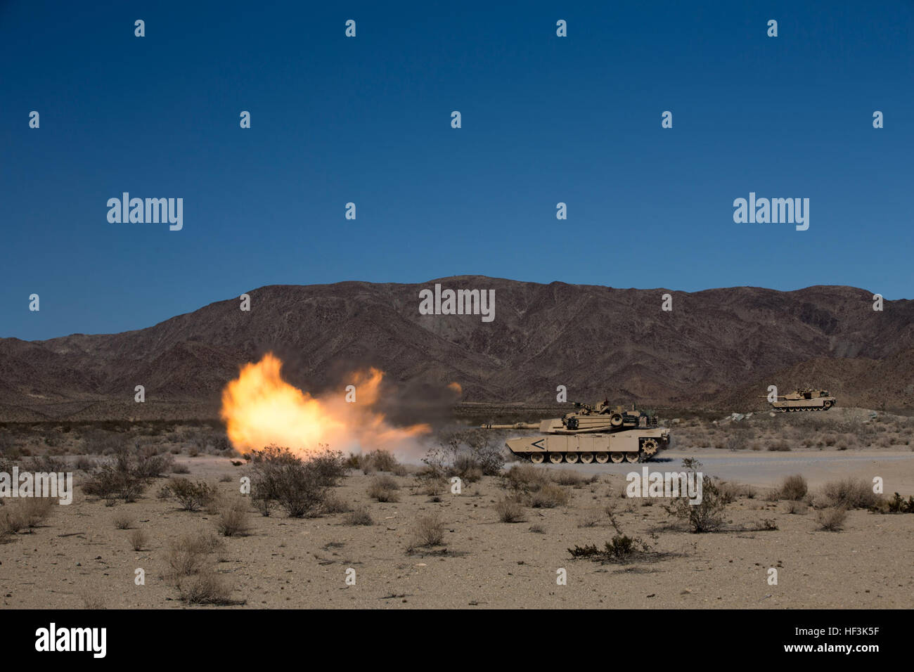 Marines from 1st Tank Battalion, 1st Marine Division conduct tank ...
