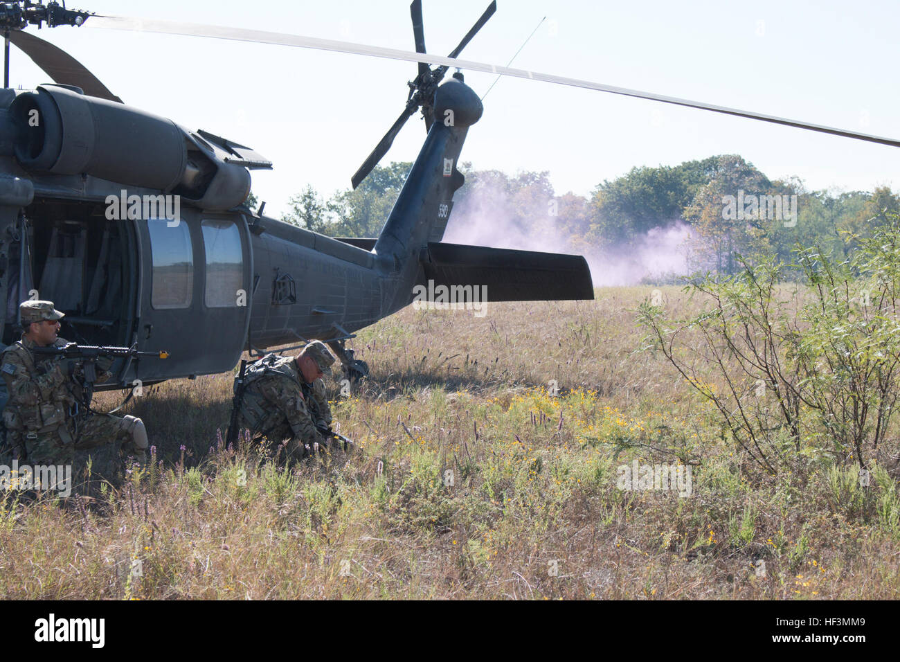 Soldiers from the California Army National Guard 40th Combat Aviation ...