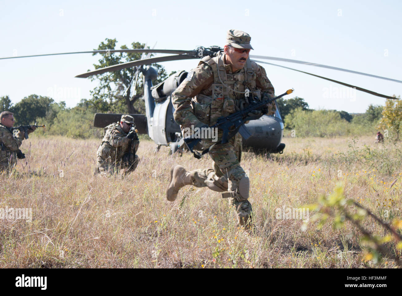 Soldiers from the California Army National Guard 40th Combat Aviation ...
