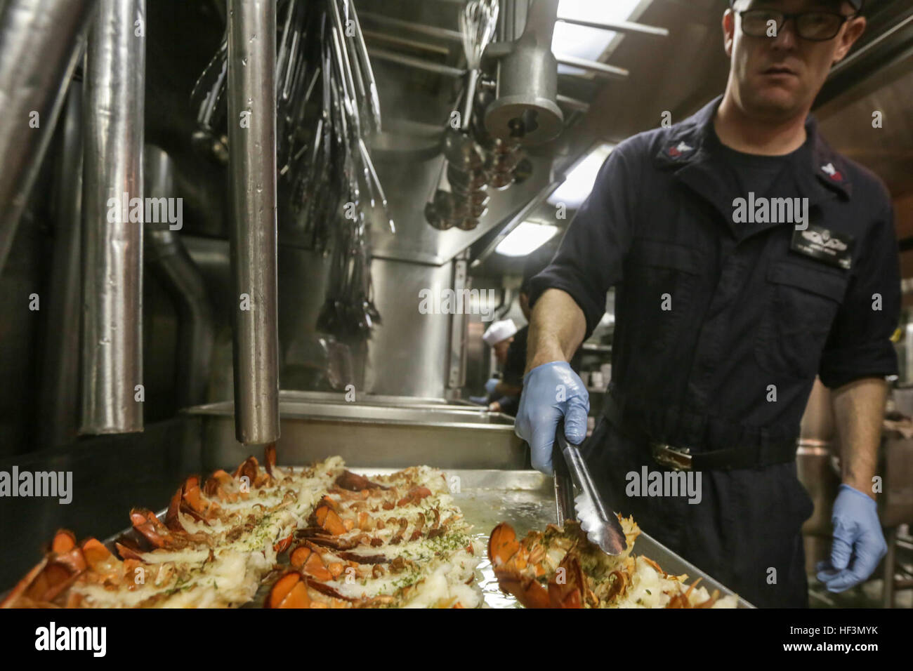 GULF OF ADEN (Oct. 29, 2015) U.S. Navy Petty Officer 1st Class Jared ...