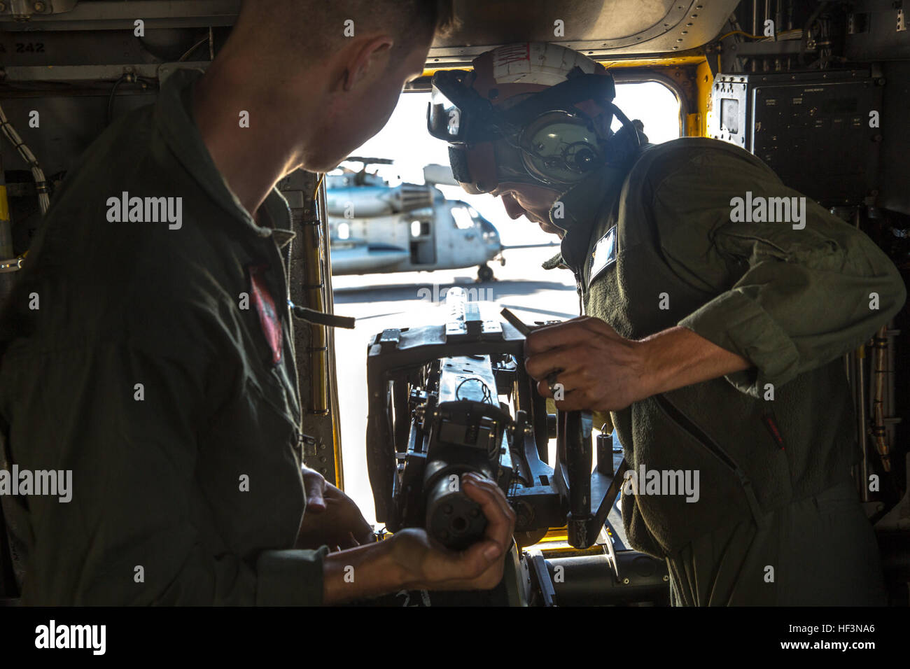 Marines with Marine Heavy Helicopter Squadron (HMH) 465 “Warhorse ...