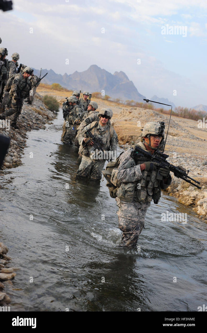 U.S. Soldiers from Charlie Company, 1st Battalion, 17th Infantry ...
