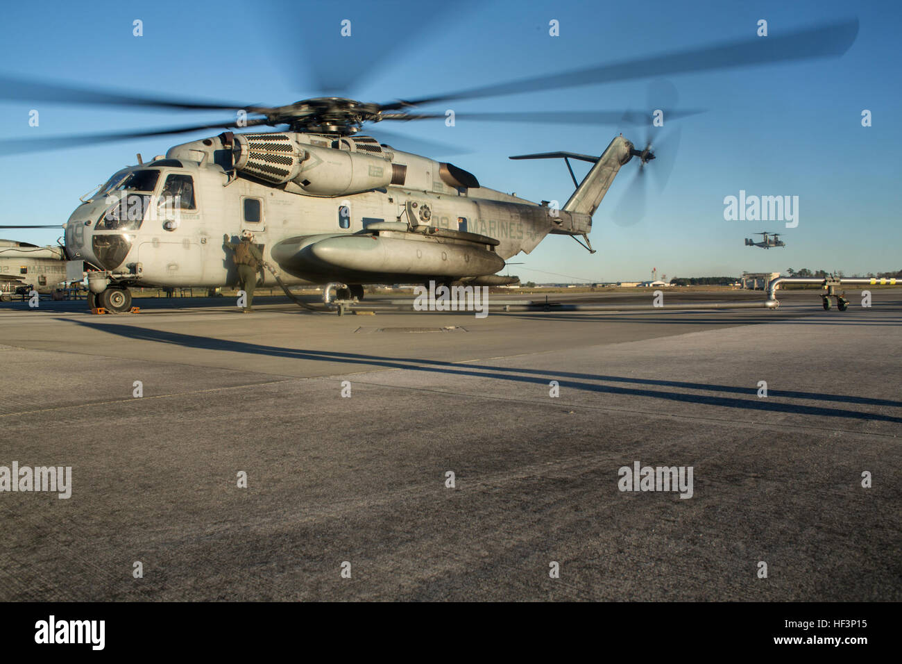 U.S. Marines assigned to Marine Heavy Helicopter Squadron (HMH) 461 ...