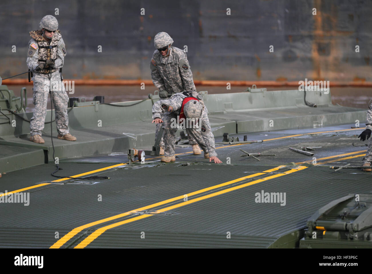 Members of the Louisiana National Guard’s 2225th Multi-Role Bridge ...