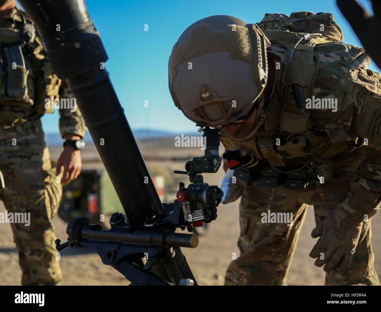 81mm mortar he rounds hi-res stock photography and images - Alamy