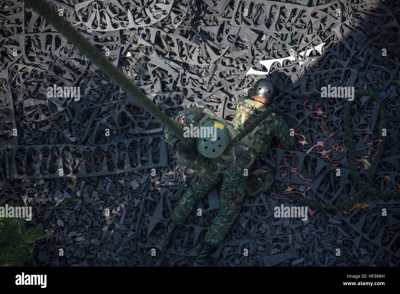 Royal Thai Marines practice fast rope techniques during Cobra Gold 16 ...