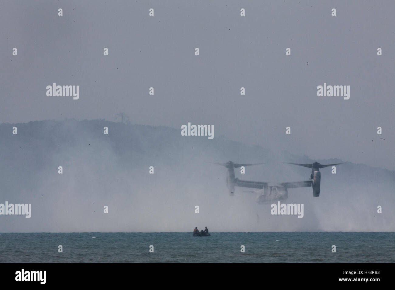 U.S., Thai and Republic of Korea Marines conduct helocasting exercises ...