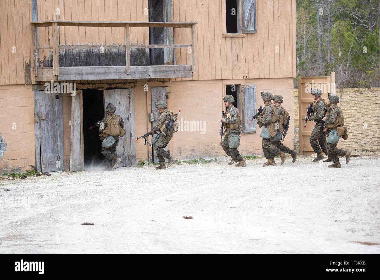 U.S. Marines with 2d Tank Battalion, 2d Marine Division (2D MARDIV ...