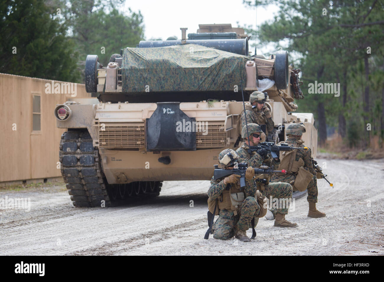 U.S. Marines with 2d Tank Battalion, 2d Marine Division (2D MARDIV ...