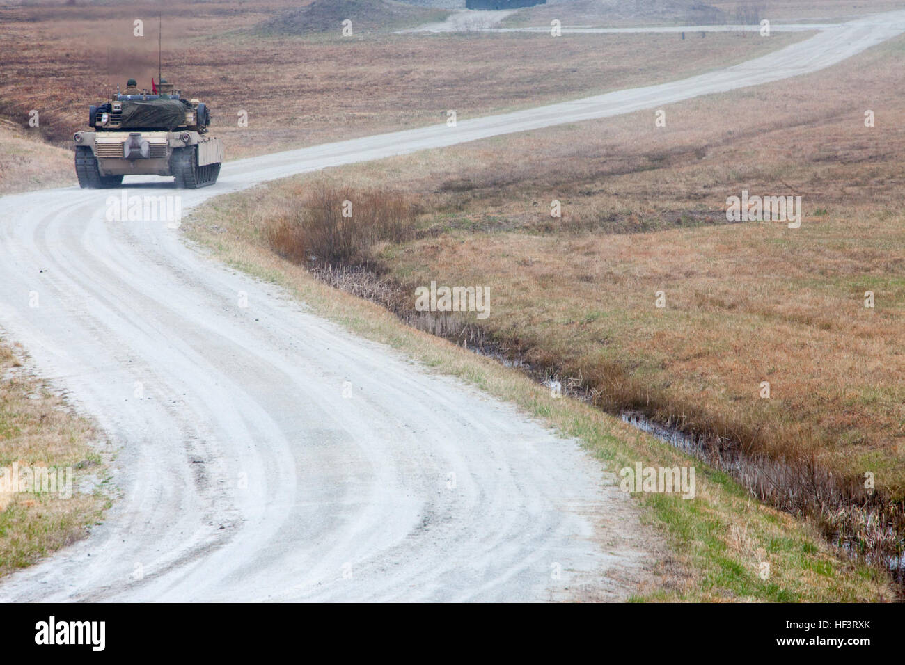 U.S. Marines with 2d Tank Battalion, 2d Marine Division (2D MARDIV ...