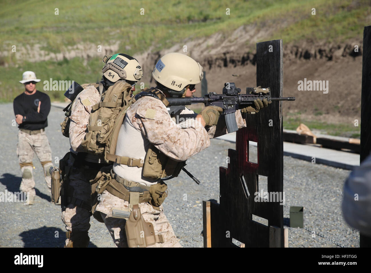 Marines from Company A, 1st Reconnaissance Battalion, 1st Marine ...