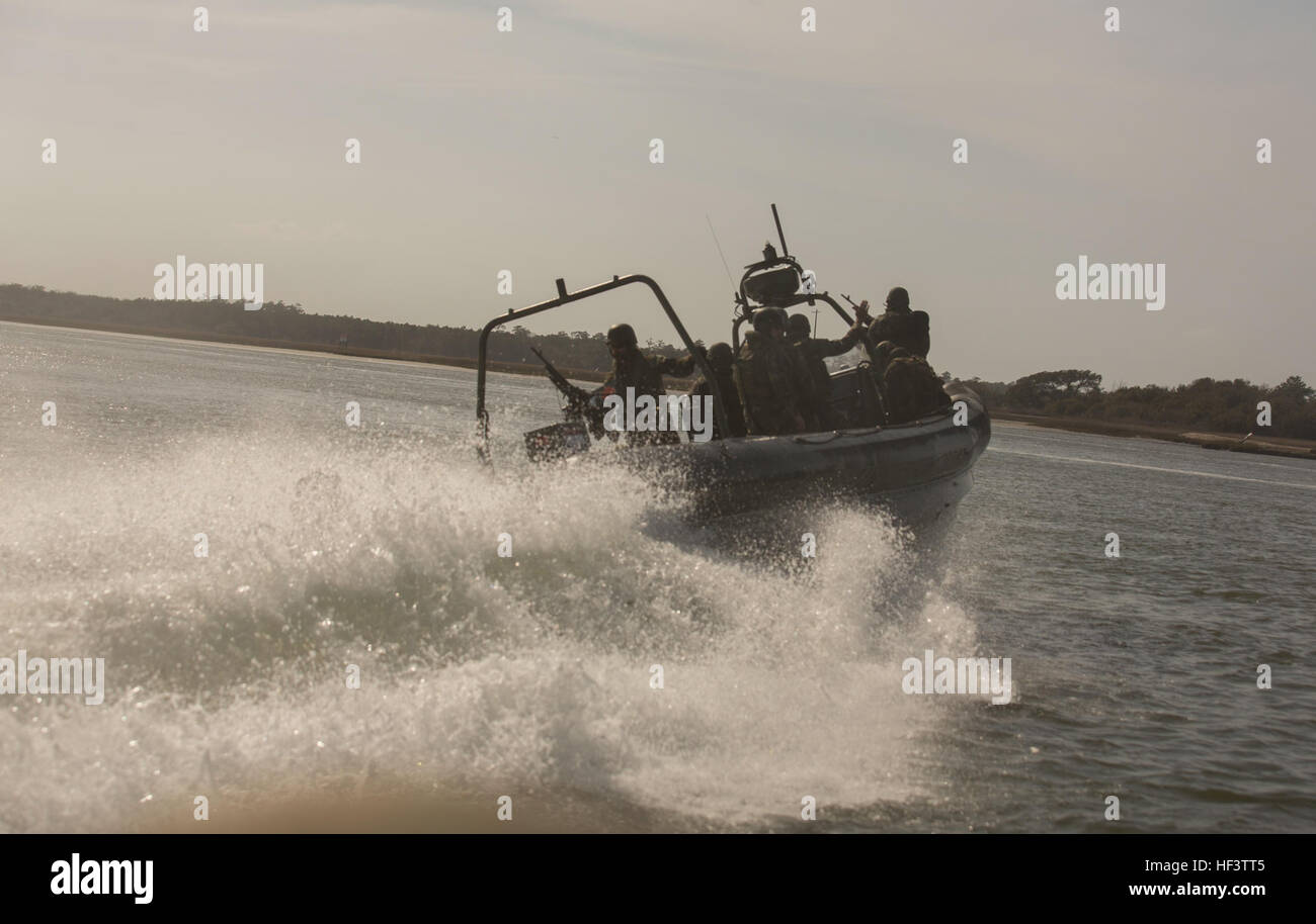 Dutch Marines with Fast Raiding Intercepting Special Forces Craft troop ...