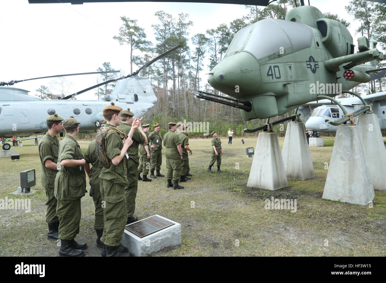 Cadets with The Argyll & Sutherland Highlanders of Canada, 2347 ...