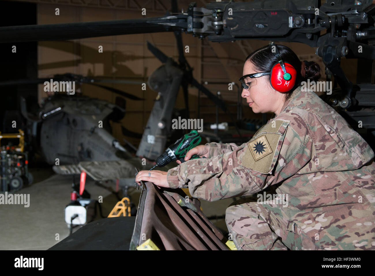 Arizona Army National Guard Sgt. Cynthia Hernandez, an aircraft ...