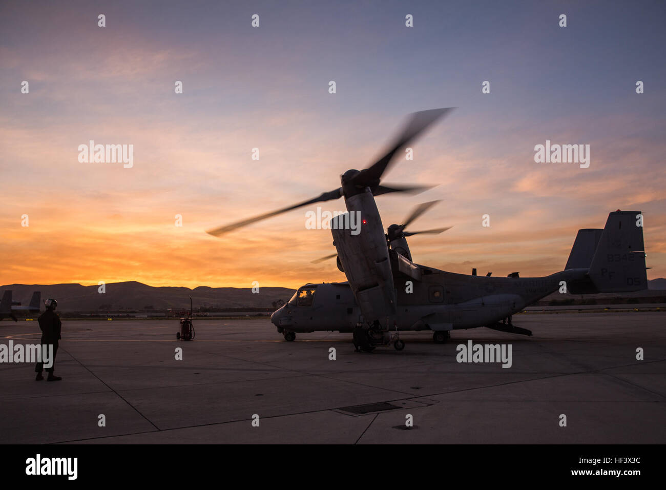 Marines with Marine Medium Tiltrotor Squadron (VMM) 364 “Purple Foxes ...
