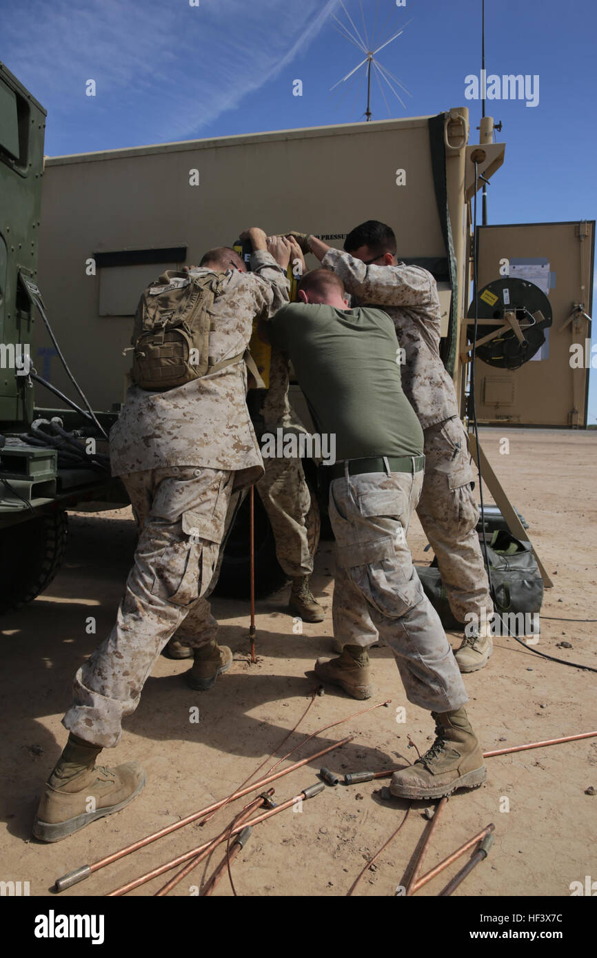 Air traffic control radar unit hi-res stock photography and images - Alamy