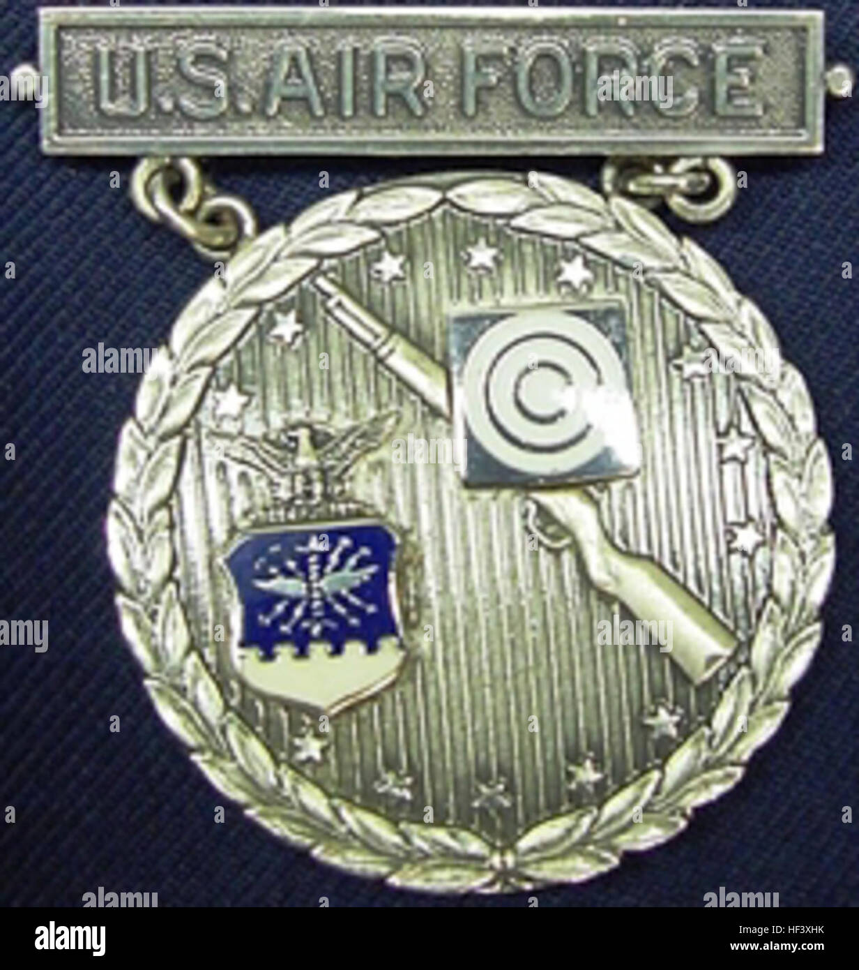 USAF Silver EIC Rifle Badge with Wreath Stock Photo - Alamy