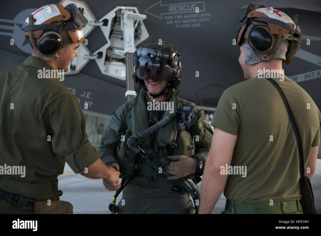 Marine aircraft mechanic fighter hi-res stock photography and images ...