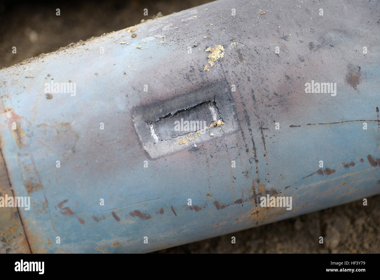 A close-up view of the rectangular deformation on a BDU-50 500 lb ...