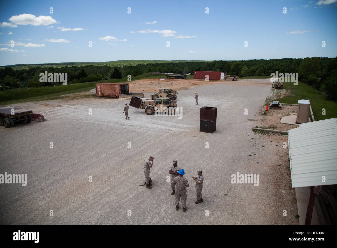 Engineer equipment instruction company hi-res stock photography and ...