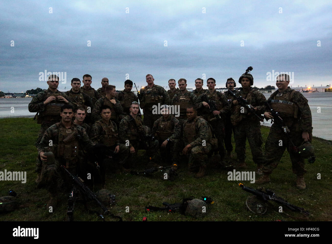 81mm mortar platoon hi-res stock photography and images - Alamy