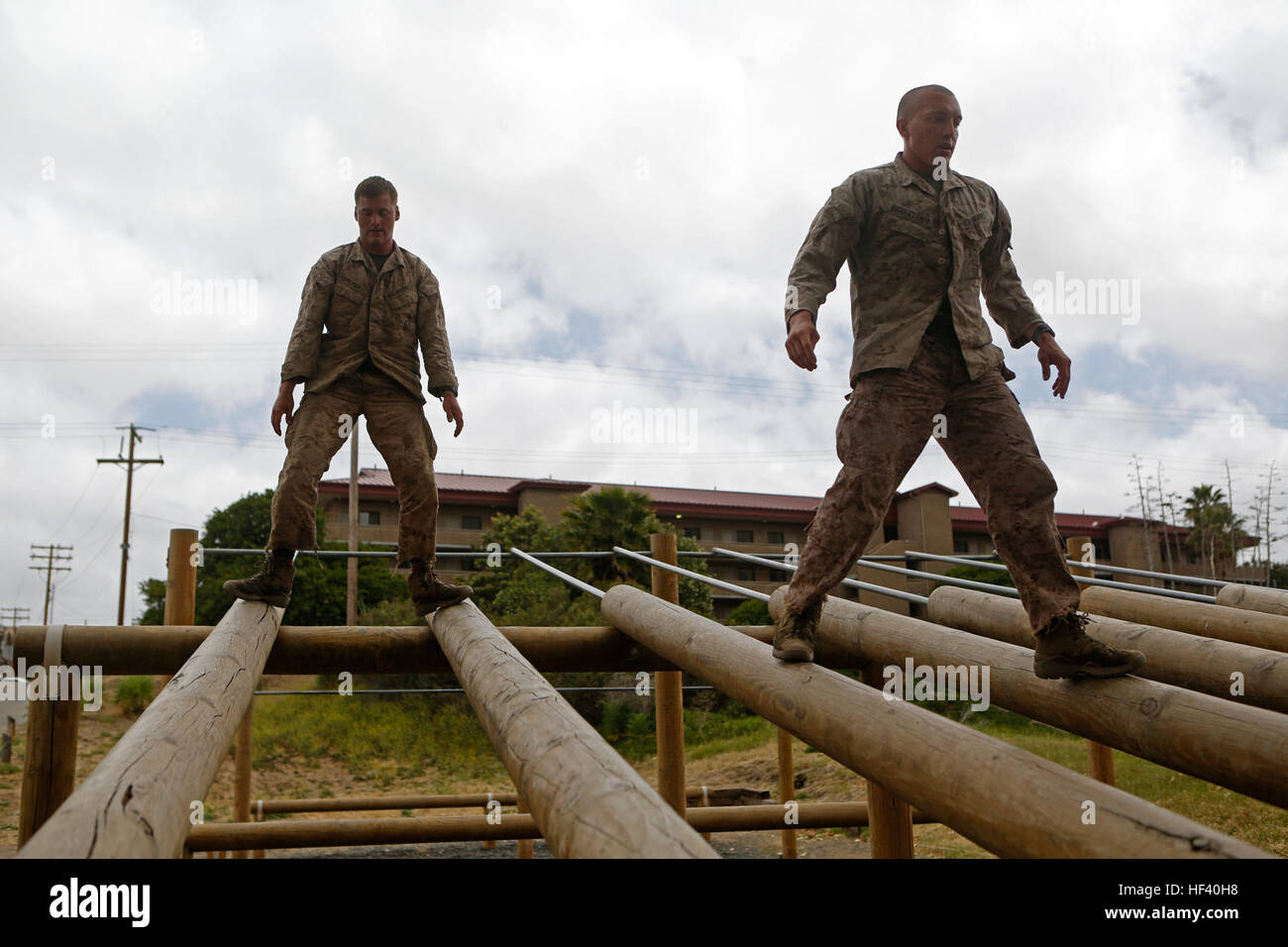MARINE CORPS BASE CAMP PENDLETON, Calif. – Reconnaissance Marines run ...